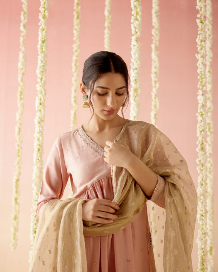 Shop Dupatta Online | White Dupatta | Dupatta for women | Nero India