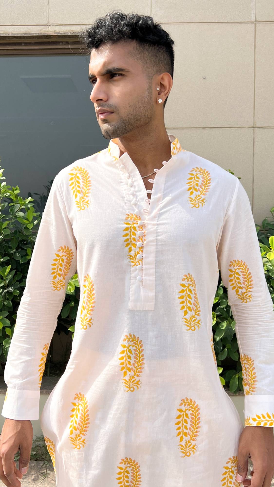 Off White Kurta for Men | Sunflower Buta Kurta - Nero India