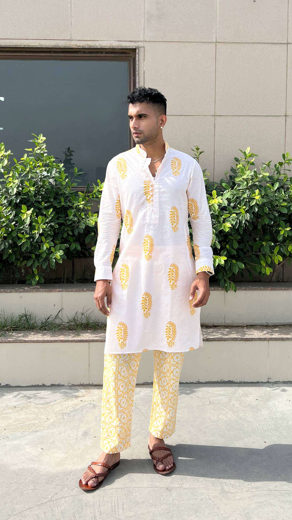 Sunflower Buta Kurta with Narrow Pants – Nero India
