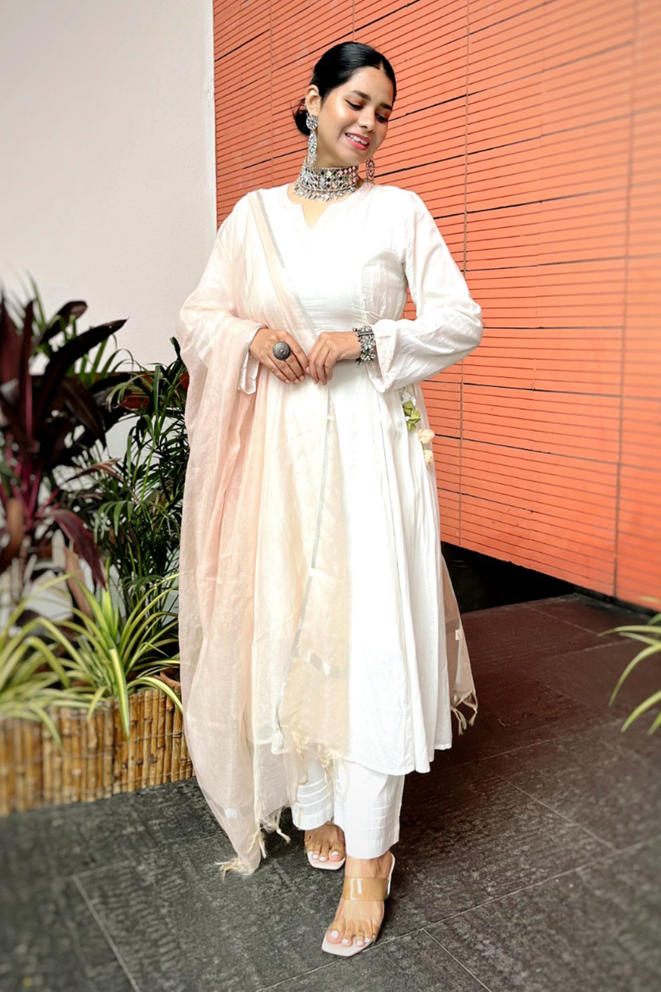 White Kurta Set For Women 2024 | Buy Kurta with Wide Leg Pants | Nero India